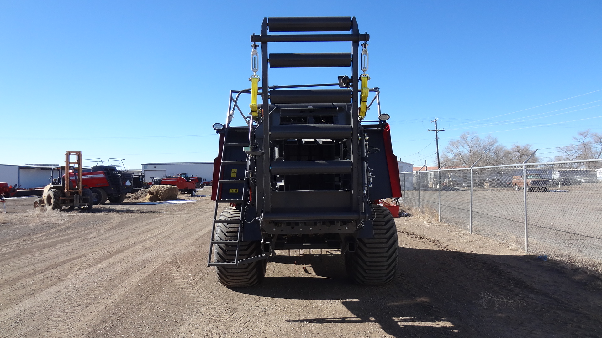 2025 Massey Ferguson MFLB2233 - Redlund Equipment